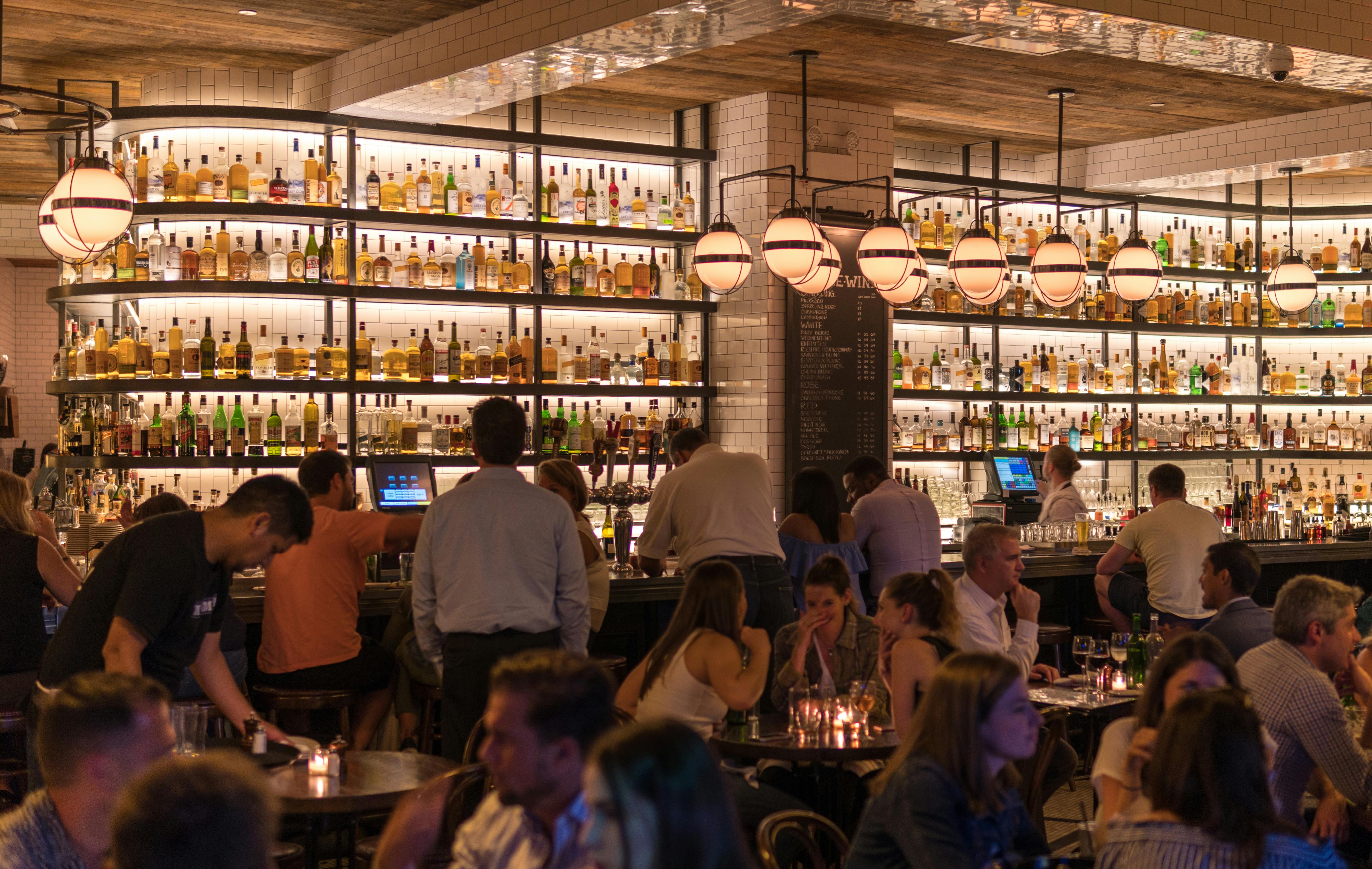 10 Tips for Hosting Memorable Trivia Nights | Trivia Flow